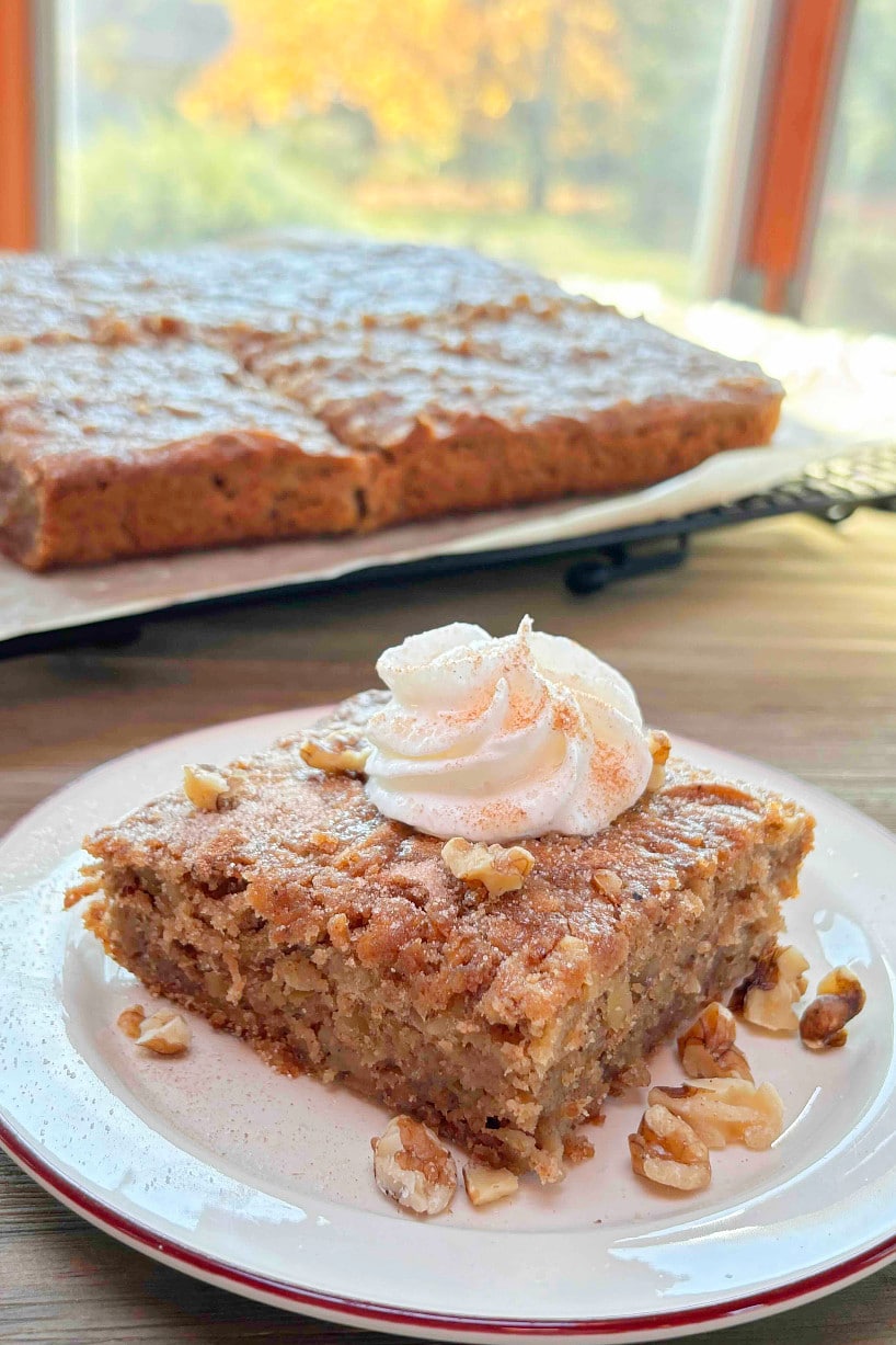 Irresistible Spiced Apple Cake Recipe for a Cozy Autumn